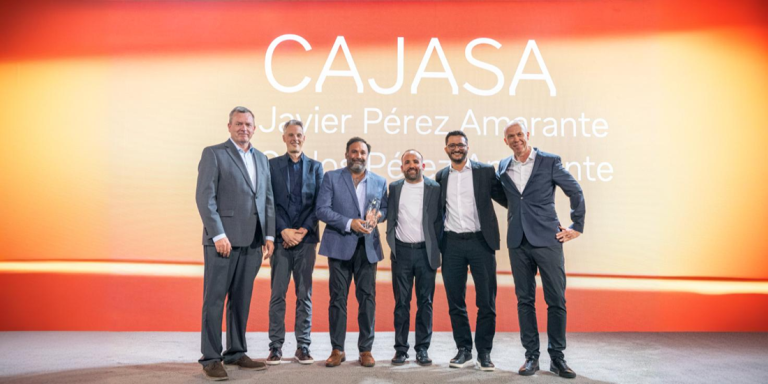 International reconoció a CAJASA como Distribuidor del Año 2024 para ...