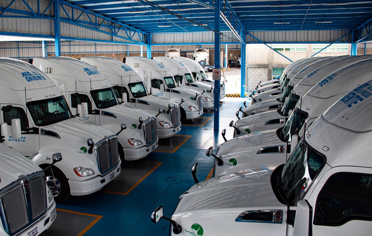 Auto Express Oriente recibe 50 tractos – Indicador Automotriz